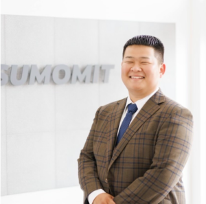 スタッフ紹介 - SUMOMIT