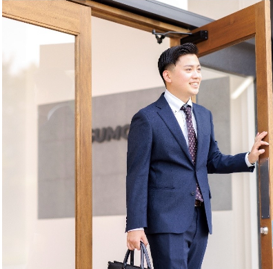 スタッフ紹介 - SUMOMIT